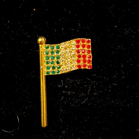 Accessories | Italian Flag Pin | Poshmark